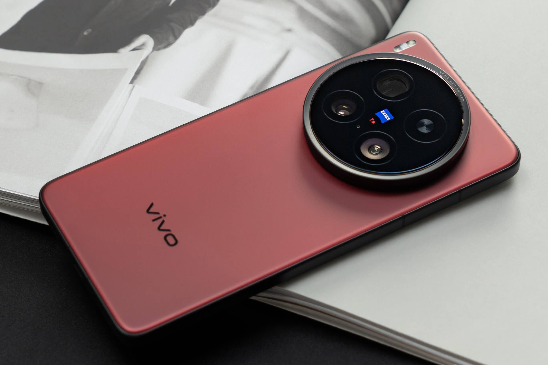 Redefining Mobile Photography: vivo X300 Ultra Rumored with Two 200MP Lenses - All-Battery Blog ...